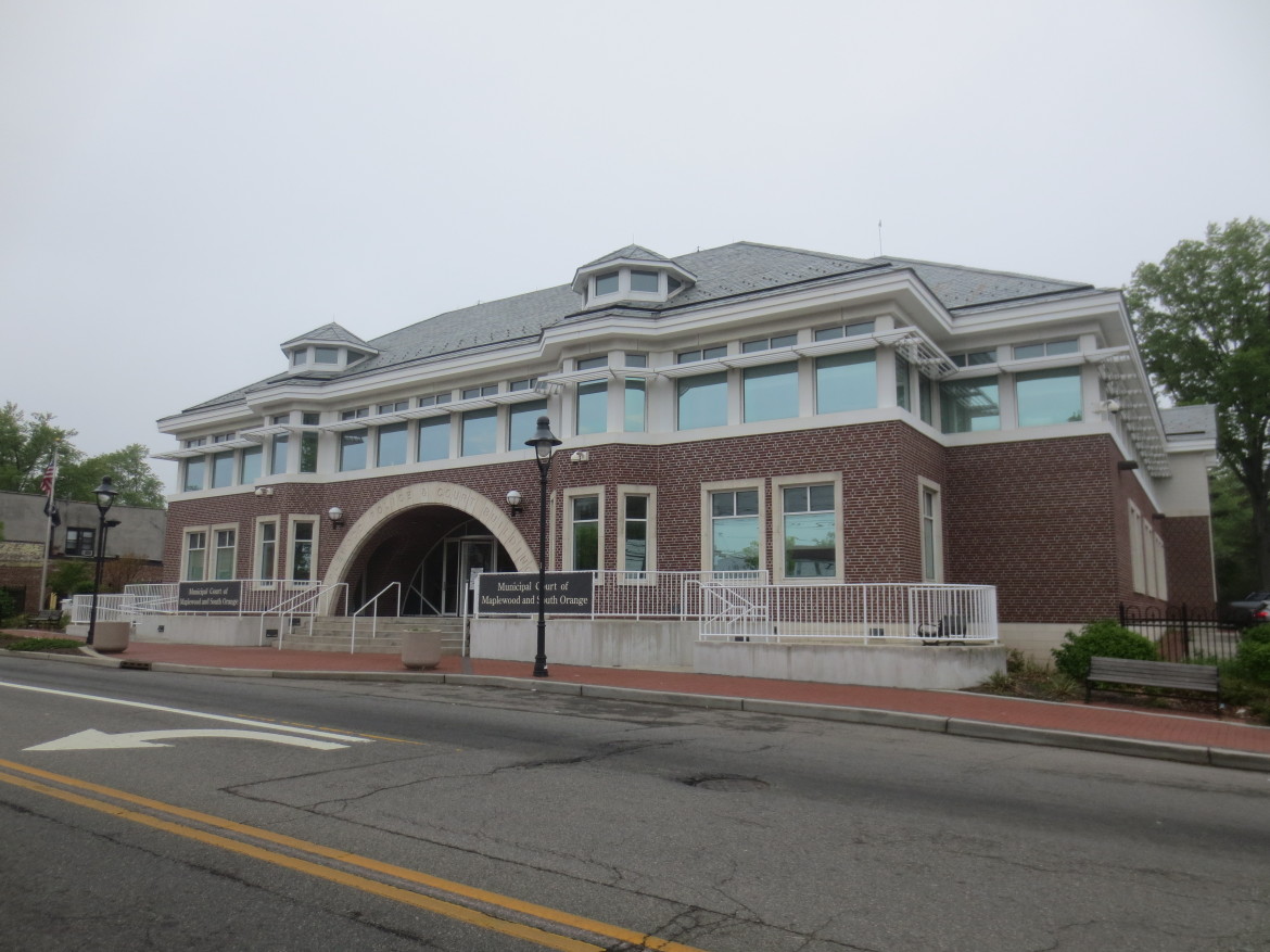 Two Car Break-Ins in Maplewood, Police Say - The Village Green