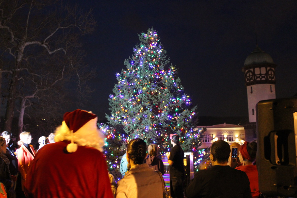 Hometown Holiday With Tree Lighting, Santa Photos, Elf Parade to Light ...