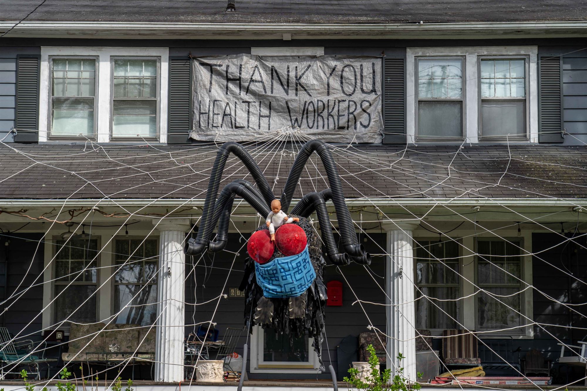 Prospect Street 'Spider House' Decorates Early to Entertain Walkers ...