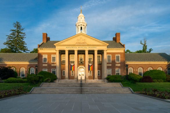 'Listen to Your Mother,' Celebrates 10 Years, Holds This Year's ...